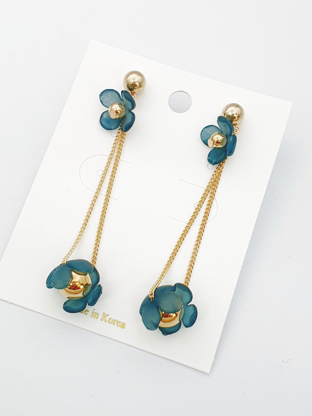Kayon Emerald Green Flower Dangle Earrings – www.cutecrushco.com